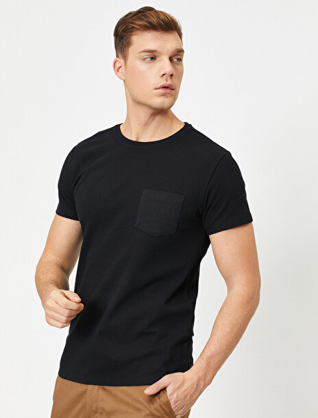Koton Erkek Bisiklet Yaka Cep Detaylı Dokulu Kumaş Slim Fit Tişört