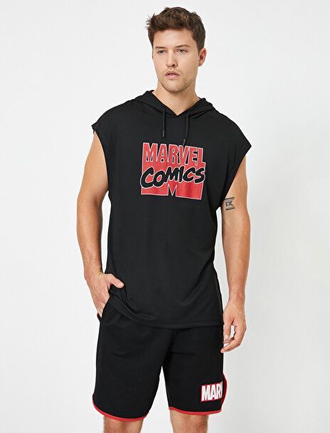 Koton Erkek Marvel Lisanslı Kapüşonlu Baskılı Atlet Koton Erkek Marvel Lisanslı Kapüşonlu Baskılı Atlet