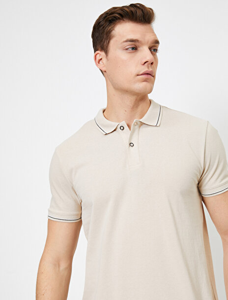Koton Erkek Polo Yaka Düğme Detaylı Yaka ve Kol Ucu Çizgili Slim Fit Tişört Koton Erkek Polo Yaka Düğme Detaylı Yaka ve Kol Ucu Çizgili Slim Fit Tişört