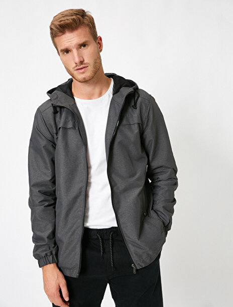 Koton Erkek Kapüşonlu Fermuarlı Yağmurluk Koton Erkek Kapüşonlu Fermuarlı Yağmurluk