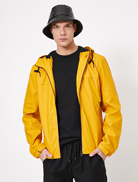 Koton Erkek Kapüşonlu Kol Ucu Lastikli Penye Astarlı  Fermuarlı Yağmurluk