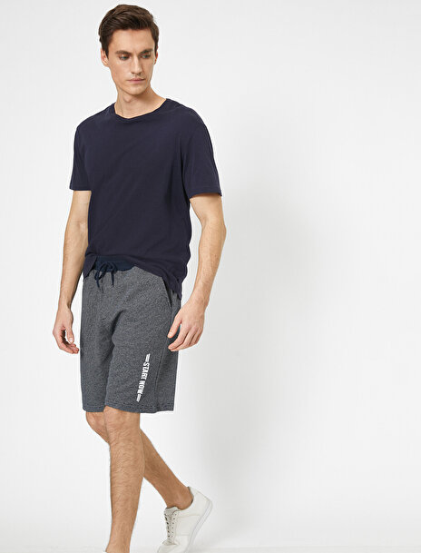 Koton Erkek Yanları Yazılı Baskılı Cepli Şort Koton Erkek Yanları Yazılı Baskılı Cepli Şort