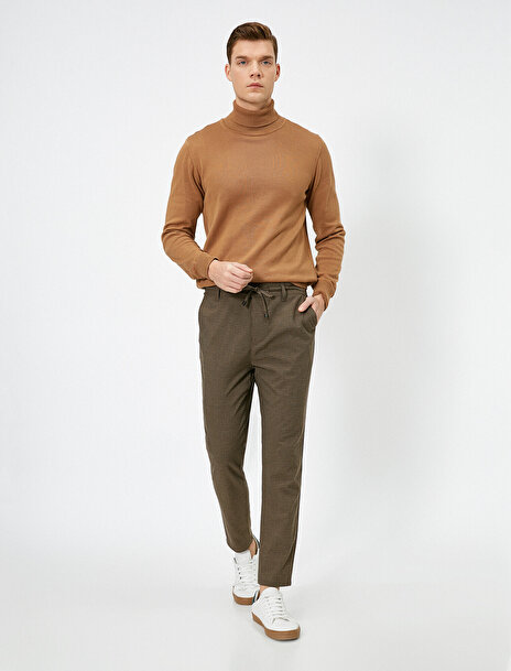 Koton Erkek Beli Bağlamalı ve Lastikli Kareli Jogger Fit Pantolon