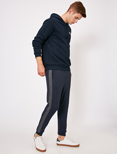 Koton Erkek Şeritli Cepli Jogger Eşofman Altı Koton Erkek Şeritli Cepli Jogger Eşofman Altı