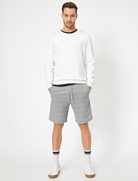 Koton Erkek Desenli Kumaş Cep Detaylı Beli Bağlamalı Şort