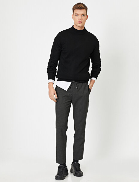 Koton Erkek Beli Bağlamalı ve Lastikli Rahat Fit Kareli Pantolon Koton Erkek Beli Bağlamalı ve Lastikli Rahat Fit Kareli Pantolon