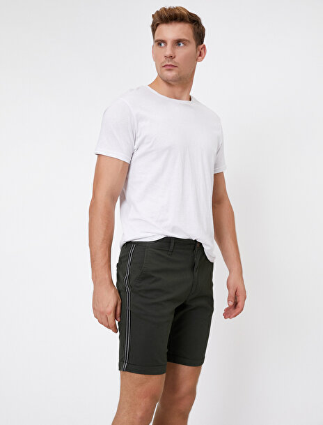 Koton Erkek Cep Detaylı Yanı Şeritli Slim Fit Şort Koton Erkek Cep Detaylı Yanı Şeritli Slim Fit Şort