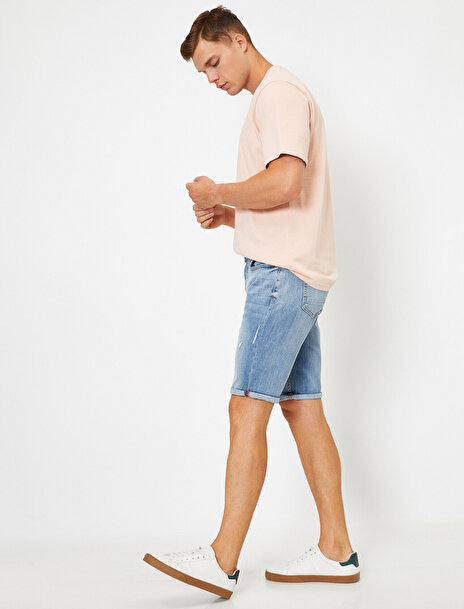 Koton Erkek Dizi Katlama Detaylı Cepli Jean Şort Koton Erkek Dizi Katlama Detaylı Cepli Jean Şort