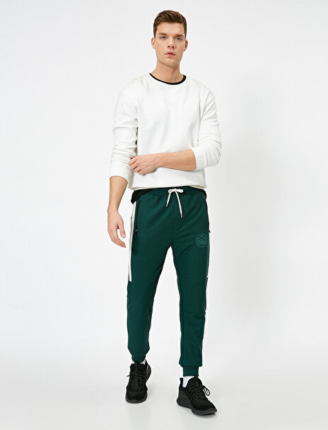 Koton Erkek Şeritli Baskılı Jogger Eşofman Altı Koton Erkek Şeritli Baskılı Jogger Eşofman Altı