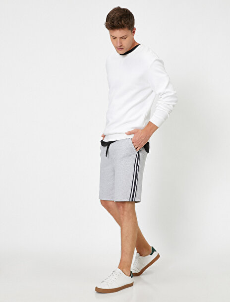 Koton Erkek Yan Şerit Detaylı Cepli Şort