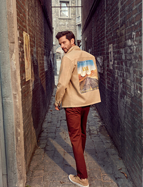 Koton Erkek Sırt Baskılı Cep Detaylı Gabardin Regular Fit Gömlek