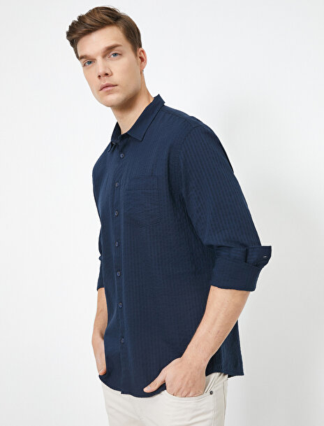 Koton Erkek Tek Cepli Uzun Kollu Dokulu Kumaş Slim Fit Casual Gömlek