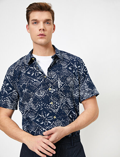 Koton Erkek Tek Cepli Pamuklu Kısa Kollu Slim Fit Gömlek