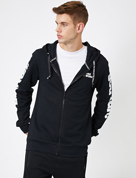 Koton Erkek Kapüşonlu Fermuarlı Kol ve Göğsü Kordon Baskılı Sweatshirt Koton Erkek Kapüşonlu Fermuarlı Kol ve Göğsü Kordon Baskılı Sweatshirt