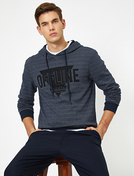 Koton Erkek Çizgili Üzeri Baskılı Kapüşonlu Uzun Kollu Sweatshirt Koton Erkek Çizgili Üzeri Baskılı Kapüşonlu Uzun Kollu Sweatshirt