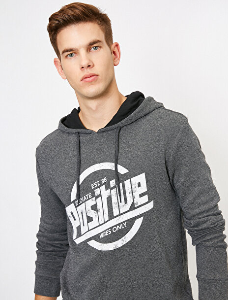 Koton Erkek Kapüşonlu Yazılı Baskılı Uzun Kollu Sweatshirt