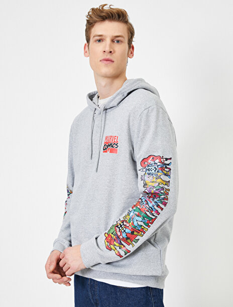 Koton Erkek Marvel Lisanslı Kolu Baskılı Kapüşonlu Sweatshirt Koton Erkek Marvel Lisanslı Kolu Baskılı Kapüşonlu Sweatshirt