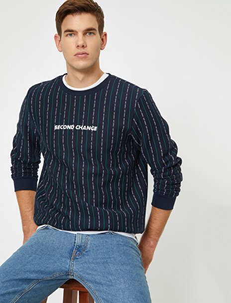 Koton Erkek Dikey Çizgili Slogan Baskılı Bisiklet Yaka Sweatshirt Koton Erkek Dikey Çizgili Slogan Baskılı Bisiklet Yaka Sweatshirt