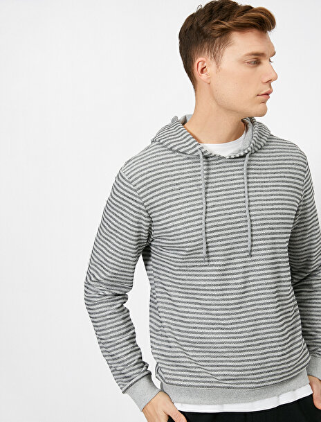 Koton Erkek Çizgili Basic Dokulu Kumaş Uzun Kollu Sweatshirt Koton Erkek Çizgili Basic Dokulu Kumaş Uzun Kollu Sweatshirt