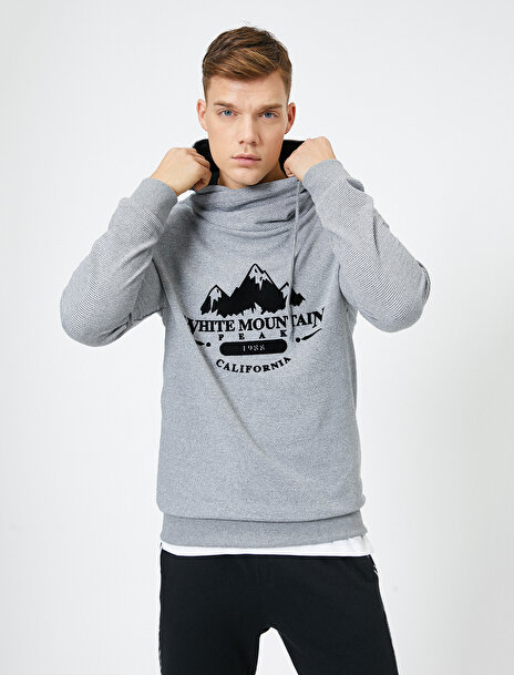 Koton Erkek Flok Baskılı Yığma Yakalı Uzun Kollu Sweatshirt Koton Erkek Flok Baskılı Yığma Yakalı Uzun Kollu Sweatshirt