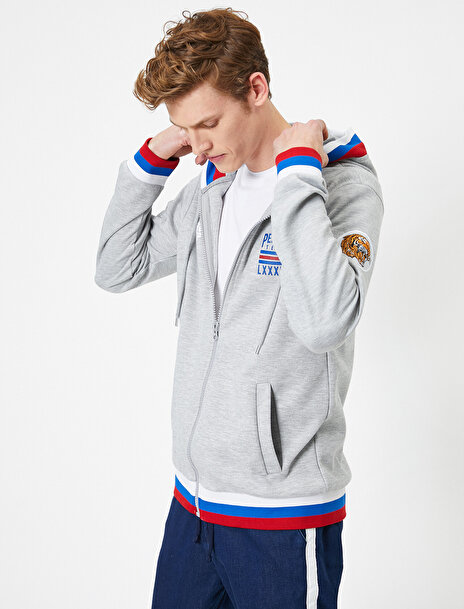 Koton Erkek Kapüşonlu Fermuarlı Baskılı Renkli Şerit Detaylı Sweatshirt Koton Erkek Kapüşonlu Fermuarlı Baskılı Renkli Şerit Detaylı Sweatshirt