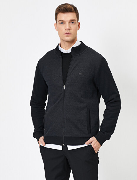 Koton Erkek Dik Yaka Fermuarlı Logo Detaylı Slim Fit Hırka Koton Erkek Dik Yaka Fermuarlı Logo Detaylı Slim Fit Hırka