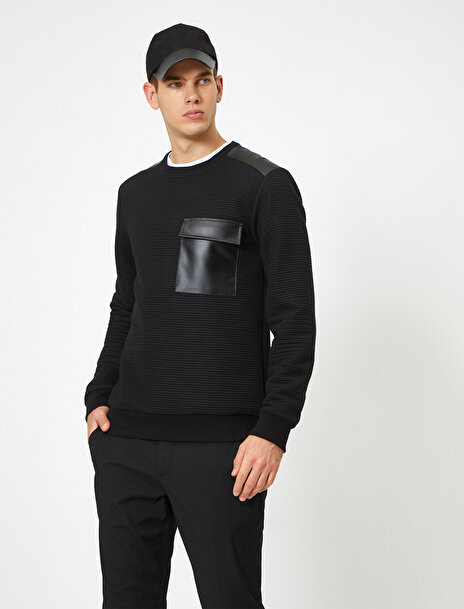 Koton Erkek Büyük Cepli Omzu Roba Detaylı Slim Fit Kazak Koton Erkek Büyük Cepli Omzu Roba Detaylı Slim Fit Kazak