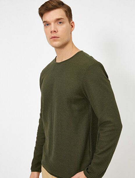 Koton Erkek Bisiklet Yaka Dokulu Kumaş Mevsimlik Slim Fit Kazak Koton Erkek Bisiklet Yaka Dokulu Kumaş Mevsimlik Slim Fit Kazak