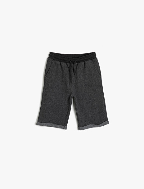 Koton Erkek Çocuk Pike Kumaştan Beli Ribanalı ve Kordonlu Cepli Paçası Kıvrık Şort