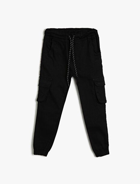 Koton Erkek Çocuk Kargo Cepli Beli Kordonlu Gabardin Kumaştan Jogger Pantalon Koton Erkek Çocuk Kargo Cepli Beli Kordonlu Gabardin Kumaştan Jogger Pantalon