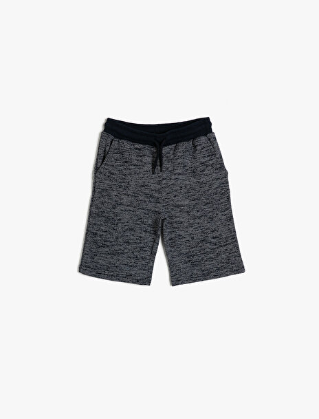 Koton Erkek Çocuk Kırçıllı İnce Sweat Kumaştan Beli Kontrast Renk Ribanalı Kordonlu Şort Koton Erkek Çocuk Kırçıllı İnce Sweat Kumaştan Beli Kontrast Renk Ribanalı Kordonlu Şort