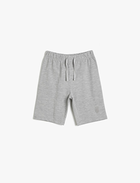 Koton Erkek Çocuk Pike Kumaştan Beli Kordonlu ve Lastikli Paça Nakışlı Şort Koton Erkek Çocuk Pike Kumaştan Beli Kordonlu ve Lastikli Paça Nakışlı Şort