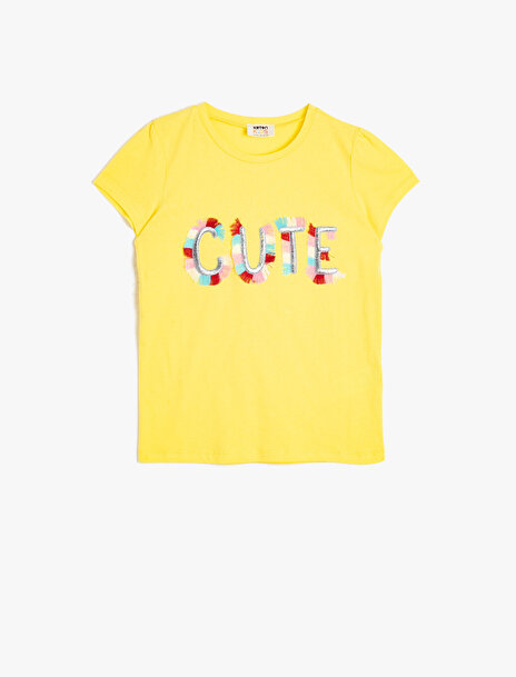 Koton Kız Çocuk Pamuklu Yumuşak Püsküllü Yazılı İşlemeli Kısa Kollu Tişört