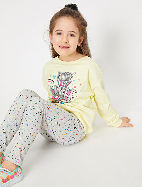 Koton Kız Çocuk İçi Tüylü Yumuşak Sweatshirt Kumaşından Yazılı Baskılı Sweatshirt