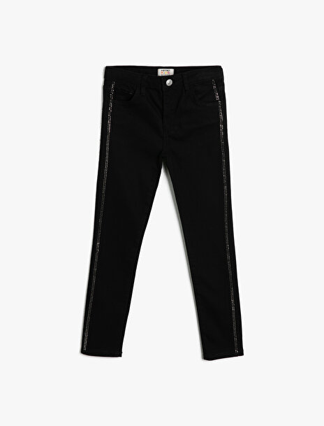 Koton Kız Çocuk Esnek Denim Kumaşından Fermuarlı Cepli Yanı Taşlı Şeritli Jean Pantolon Koton Kız Çocuk Esnek Denim Kumaşından Fermuarlı Cepli Yanı Taşlı Şeritli Jean Pantolon