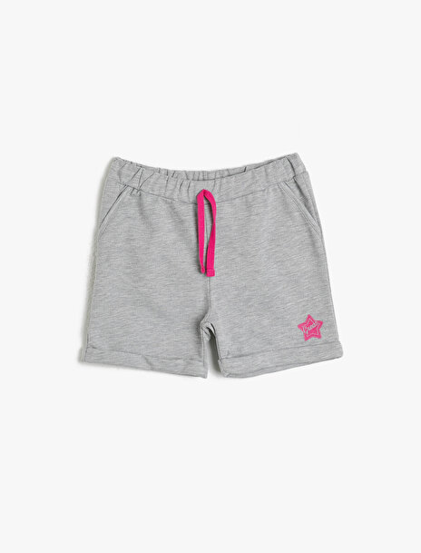 Koton Kız Çocuk Simli Baskılı Süs Cepli Normal Bel Orta Boy Şort Koton Kız Çocuk Simli Baskılı Süs Cepli Normal Bel Orta Boy Şort