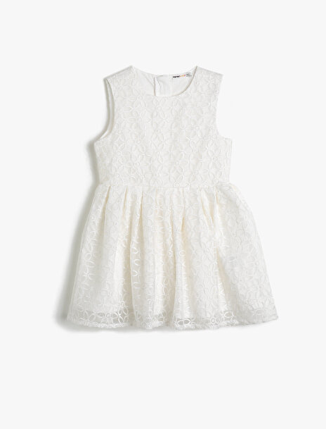 Koton Kız Çocuk Dantelli Kumaştan Belden Oturtmalı Orta Boy Elbise Koton Kız Çocuk Dantelli Kumaştan Belden Oturtmalı Orta Boy Elbise