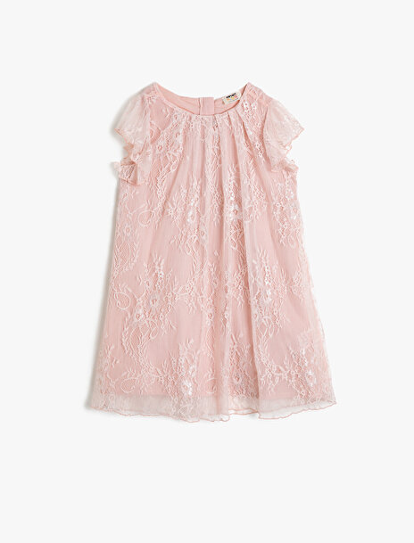 Koton Kız Çocuk Dantelli Kumaştan Bisiklet Yaka Fırfırlı Bol Kesim Orta Boy Elbise
