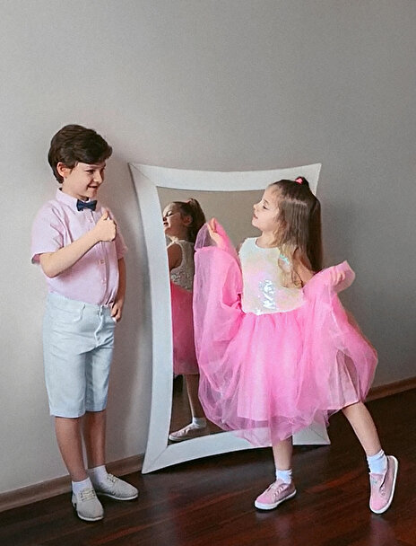 Koton Kız Çocuk Değişen Pullu Tütü Etekli Belden Oturtmalı Orta Boy Elbise Koton Kız Çocuk Değişen Pullu Tütü Etekli Belden Oturtmalı Orta Boy Elbise