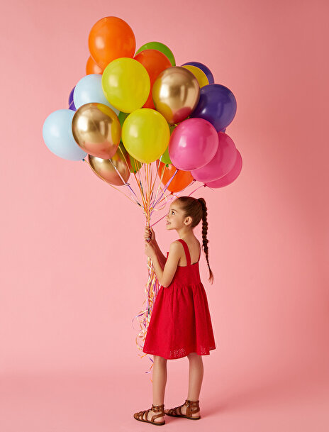 Koton Kız Çocuk Brode Kumaştan Belden Oturtmalı Kalın Askılı Orta Boy Elbise Koton Kız Çocuk Brode Kumaştan Belden Oturtmalı Kalın Askılı Orta Boy Elbise