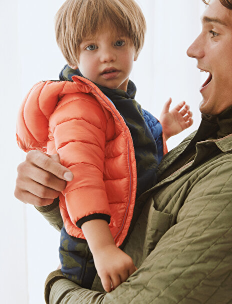 Koton Erkek Çocuk Kapüşonlu Cepli Fermuarlı Şişme Mont