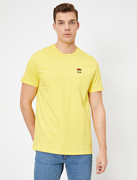 Koton Erkek Bisiklet Yaka Göğsü İşlemeli Regular Fit Tişört