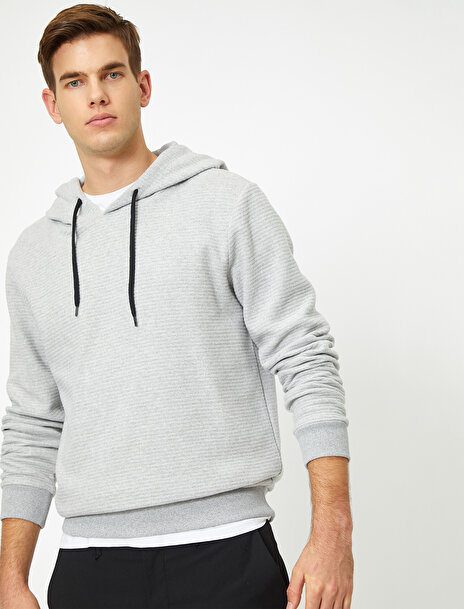 Koton Erkek Kapüşonlu Yumuşak Dokulu Kumaş Basic Sweatshirt Koton Erkek Kapüşonlu Yumuşak Dokulu Kumaş Basic Sweatshirt