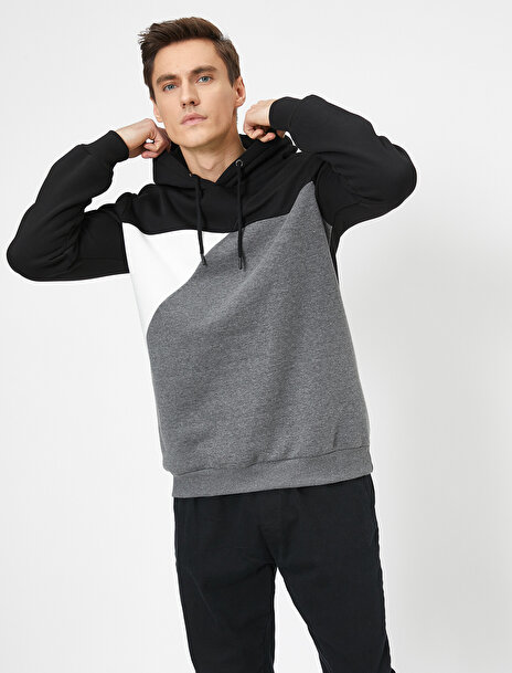 Koton Erkek Kapüşonlu Renk Bloklu Kumaş Detaylı Uzun Kollu Sweatshirt Koton Erkek Kapüşonlu Renk Bloklu Kumaş Detaylı Uzun Kollu Sweatshirt