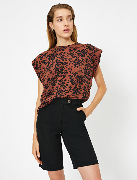 Koton Kadın Kısa Kollu Vatkalı Animal Desenli Tişört