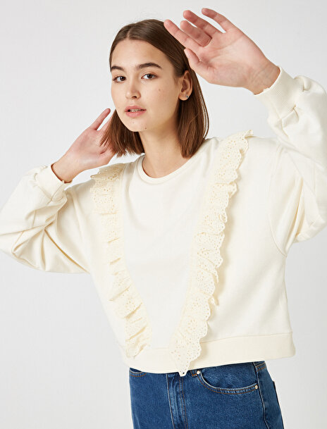 Koton Kadın Bisiklet Yaka Brode Detaylı Uzun Kollu Sweatshirt Koton Kadın Bisiklet Yaka Brode Detaylı Uzun Kollu Sweatshirt