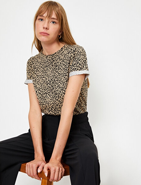 Koton Kadın Leopar Desenli Kısa Kollu Bisiklet Yaka T-Shirt
