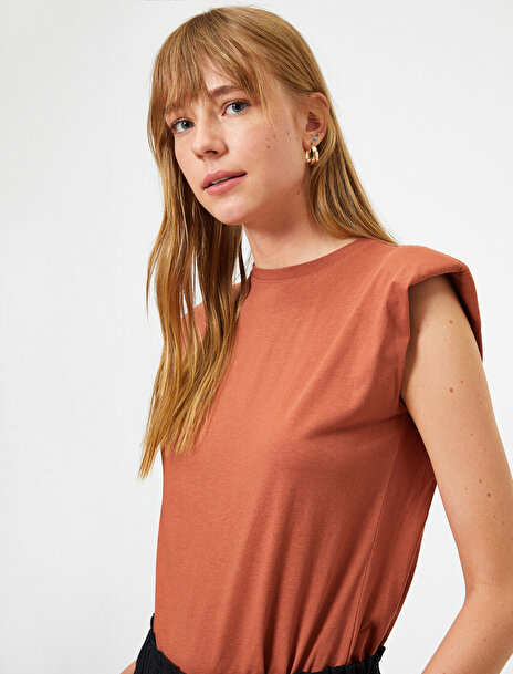 Koton Kadın Bisiklet Yaka Vatkalı T-Shirt