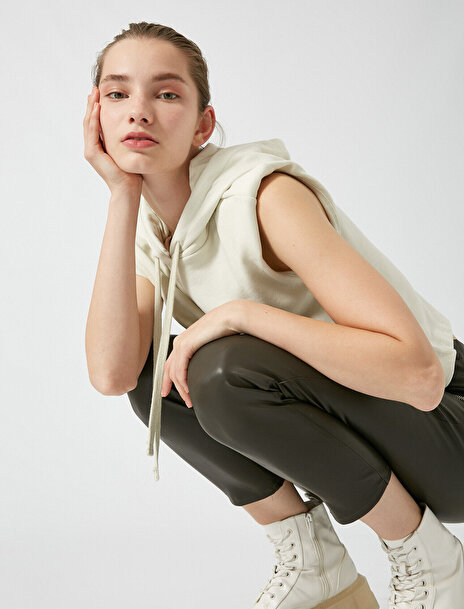 Koton Kadın Kapüşonlu Vatkalı Kolsuz Sweatshirt