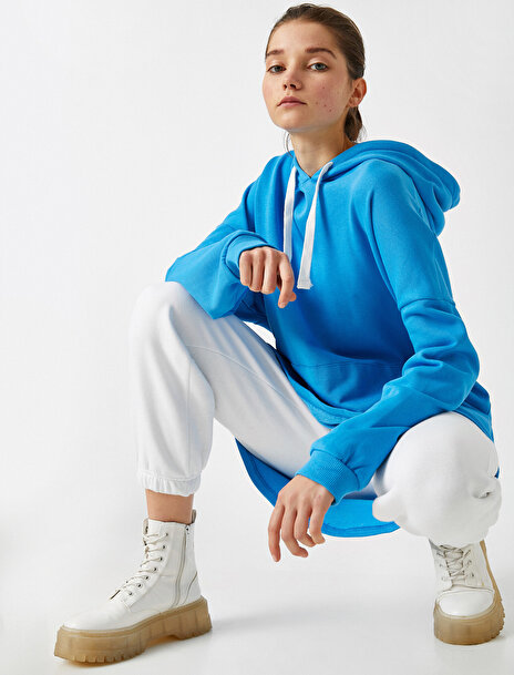 Koton Kadın Kapüşonlu Kanguru Cepli Basic Uzun Sweatshirt Koton Kadın Kapüşonlu Kanguru Cepli Basic Uzun Sweatshirt